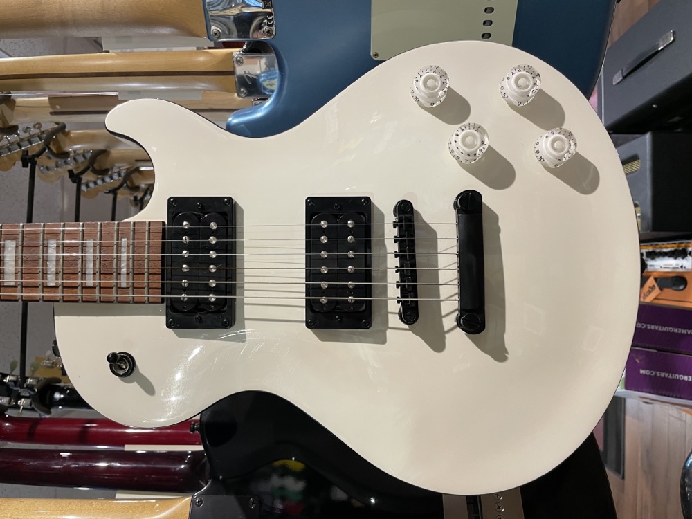 USED Dean Thoroughbred X in Classic White: Canadian Online Music Store ...